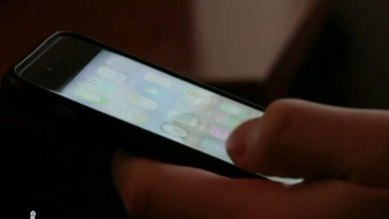 New tech creates fake voicemails